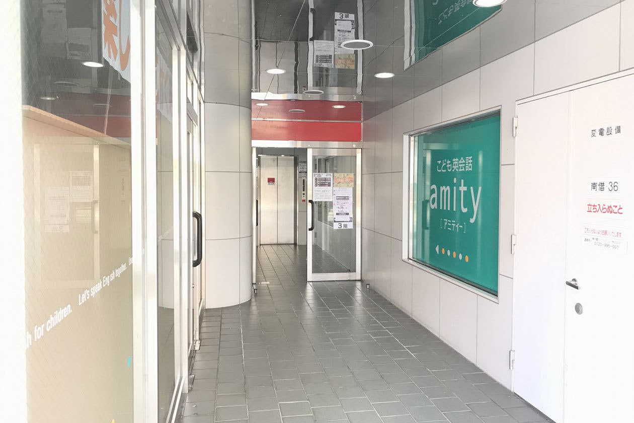 第三会議室 3名掛け最大24席【高崎駅徒歩7分 販売利用OK】プロジェクター|スクリーン|ホワイトボード|Wi-Fi|無料の写真11