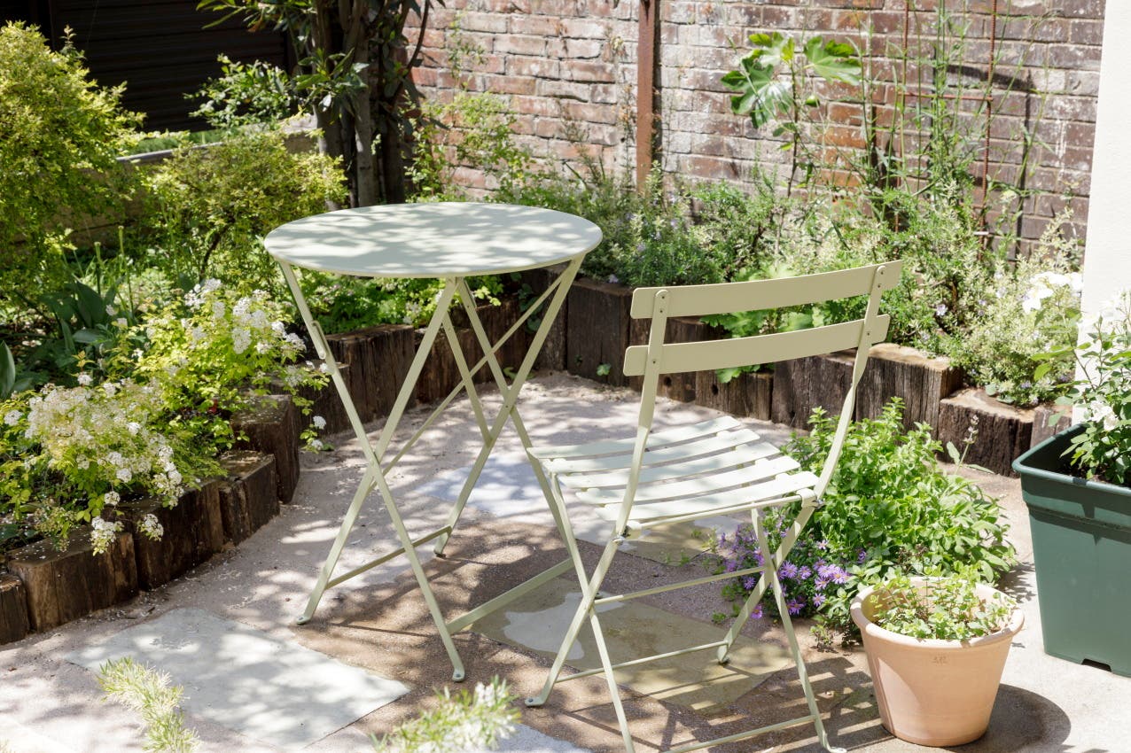 大塚駅から徒歩9分。一軒家をリノベしたおしゃれなブック&ガーデンカフェです。の写真11