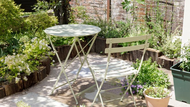 大塚駅から徒歩9分。一軒家をリノベしたおしゃれなブック&ガーデンカフェです。の写真11