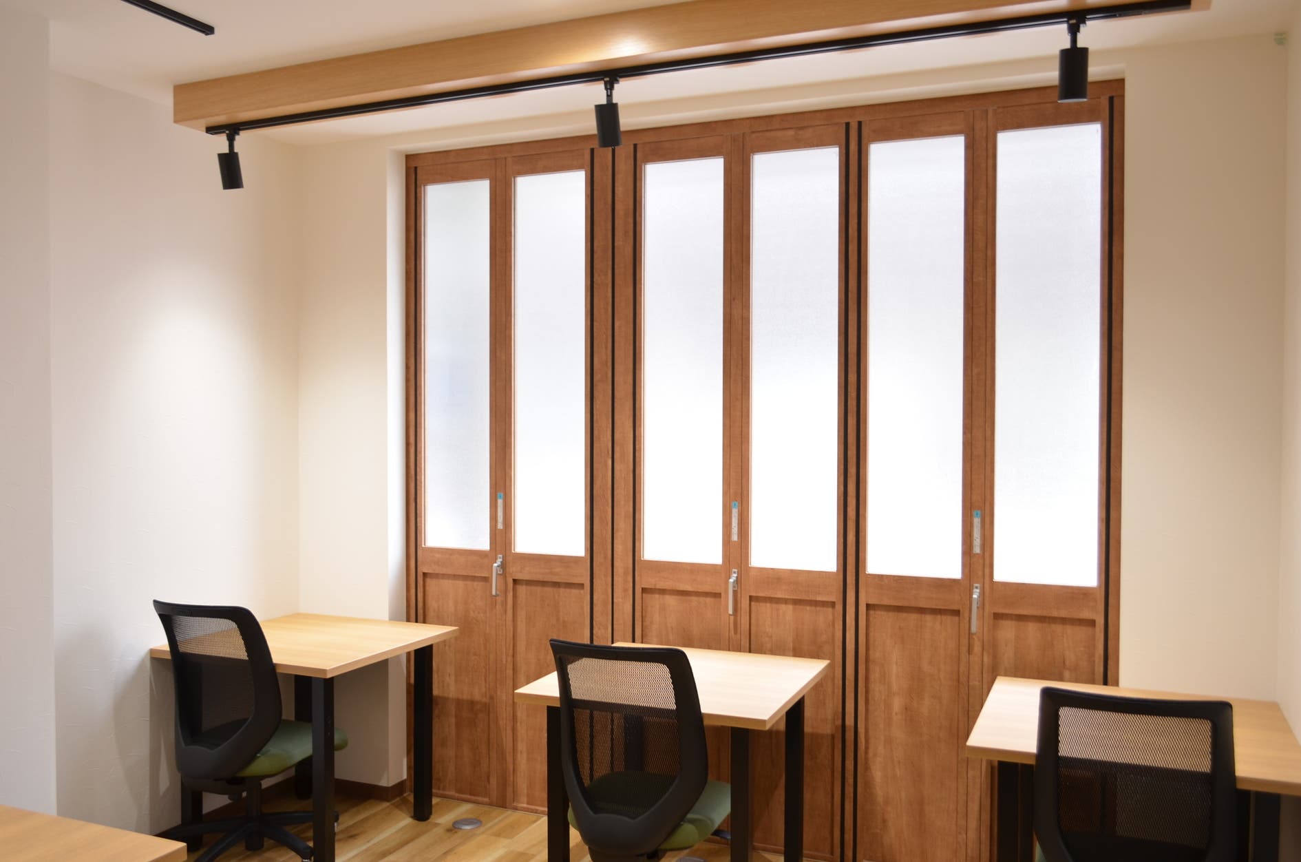 【キッチン付き路面オープンスペース！飲食・飲酒OK！】メトロ中津駅徒歩1分/イベント(ボドゲ会・マルシェ)・セミナー・交流会の写真8