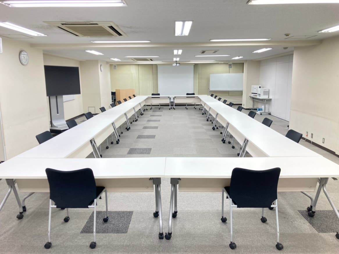 【東銀座駅1分・銀座駅5分】最大収容人数87名の会議室✨｜プロジェクター完備✨研修・面接・商談・勉強会に｜G301の写真6