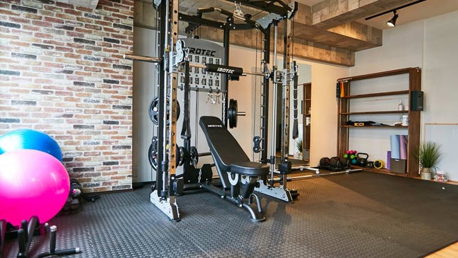 【西中島南方駅徒歩1分NEWオープン】貸切型個室レンタルジム~パーソナル、ヨガ、ダンスOK!の写真1