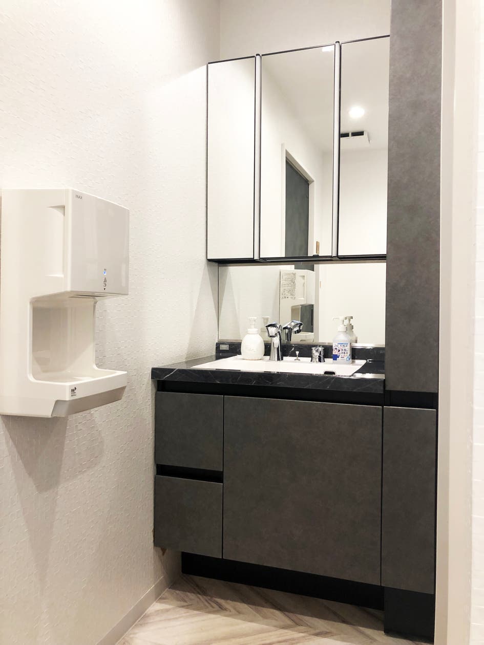 個室タイプのトレーニングペース！パーソナルトレーニングや自主トレに！オンラインでのウェブミィーティングにもご利用頂けます。の写真7