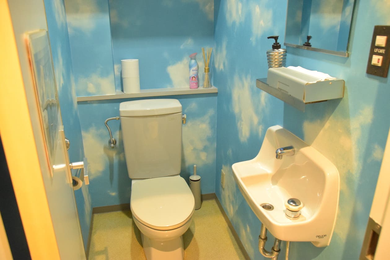 【虎ノ門駅徒歩３分】開放感のあるオープンテラス付きカフェ！大画面プロジェクターも完備！の写真9