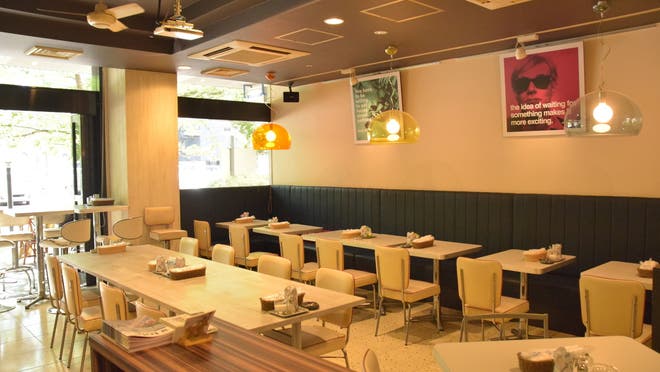 【虎ノ門駅徒歩3分】開放感のあるオープンテラス付きカフェ!大画面プロジェクターも完備!の写真2