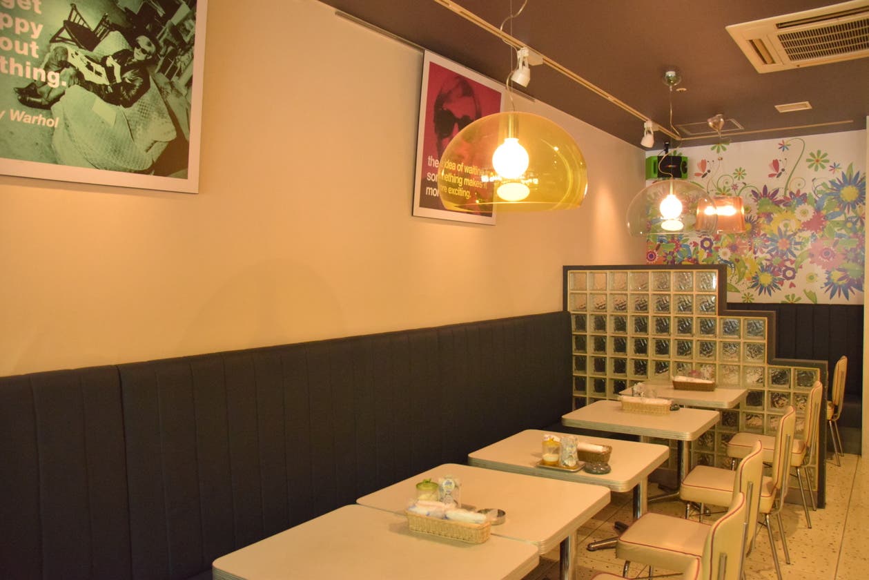 【虎ノ門駅徒歩３分】開放感のあるオープンテラス付きカフェ！大画面プロジェクターも完備！の写真6