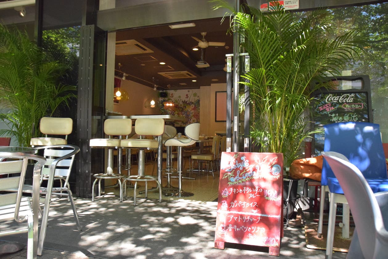 【虎ノ門駅徒歩３分】開放感のあるオープンテラス付きカフェ！大画面プロジェクターも完備！の写真5