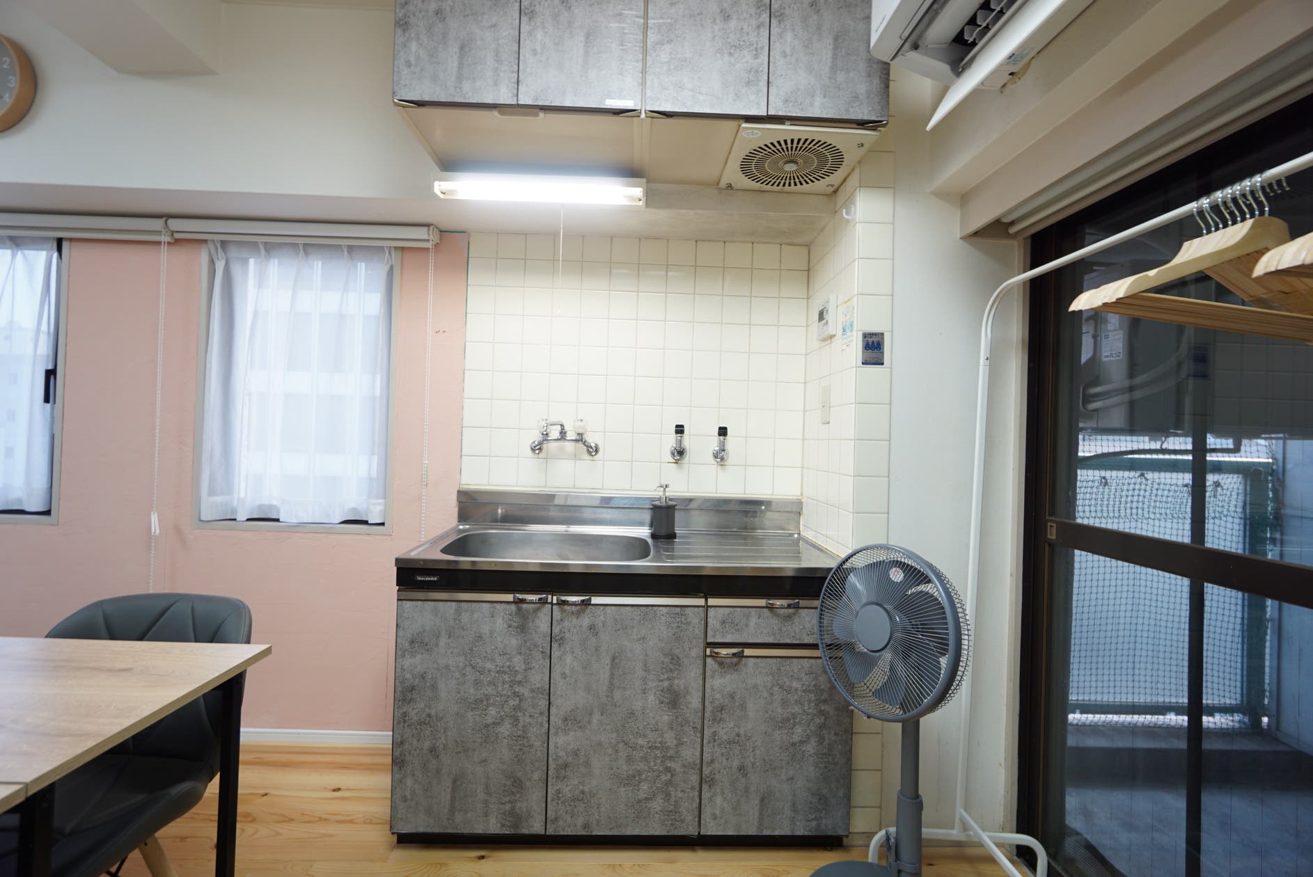 【マイスぺ２４元町スペース】NEW 貸会議室12名★JR神戸線元町駅３分★WiFi・プロジェクター無料の写真8