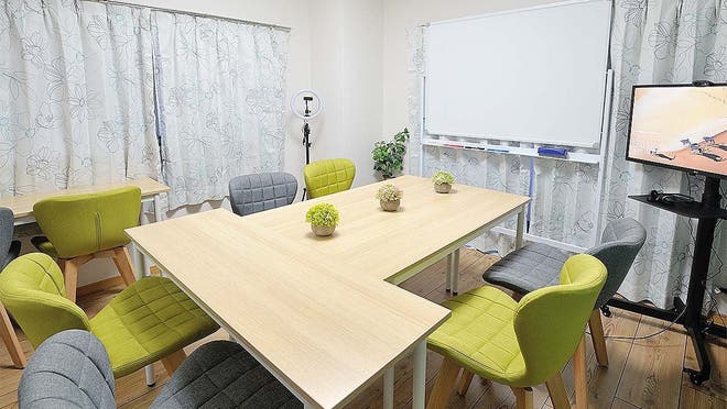 【相模大野駅3分!8名利用可】綺麗な室内!WiFi・大型モニター・ホワイトボード全て無料!ふれあい貸し会議室 相模大野A-セイの写真1