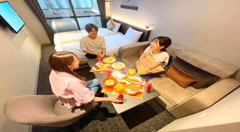 【東山三条_105】三条京阪からすぐ！映画鑑賞🎥女子会💖タコパ🐙などのパーティ利用に！