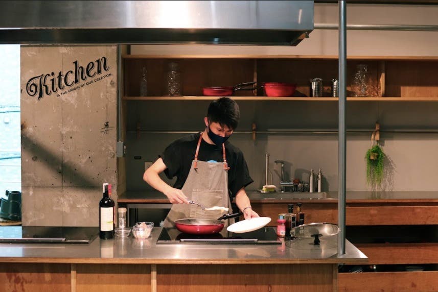 【バラエティ番組や料理番組の撮影実績多数！】300㎡の広々空間にキッチンと控室を揃えた撮影スタジオ の写真8