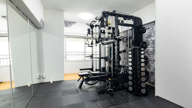 【新大阪駅徒歩5分】新大阪地域最安値!当日予約可能の個室レンタルプライベートジム!全面鏡張!パーソナルにピッタリ!の写真1