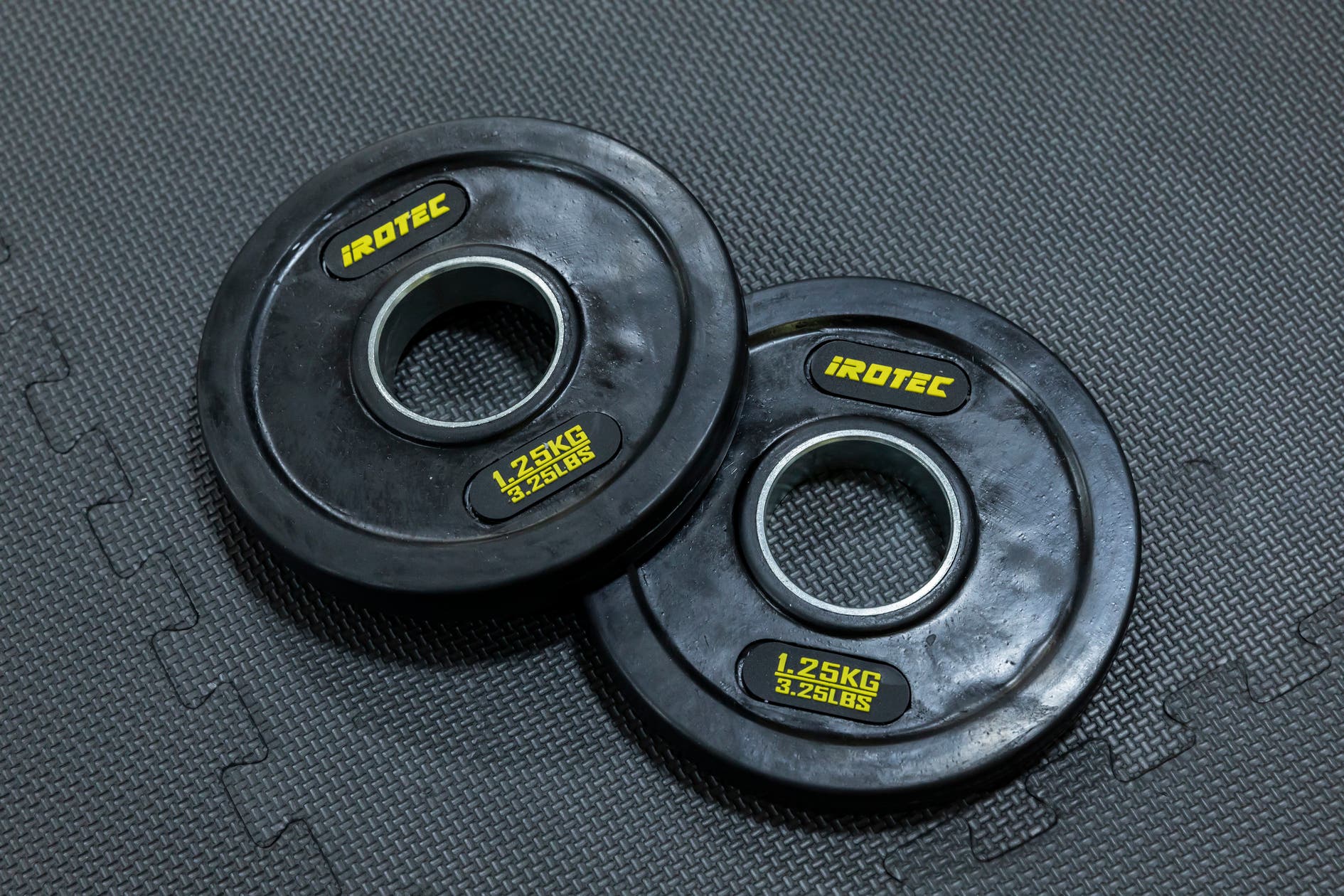 【新大阪駅徒歩5分】新大阪地域最安値！当日予約可能の個室レンタルプライベートジム！全面鏡張！パーソナルにピッタリ！の写真6