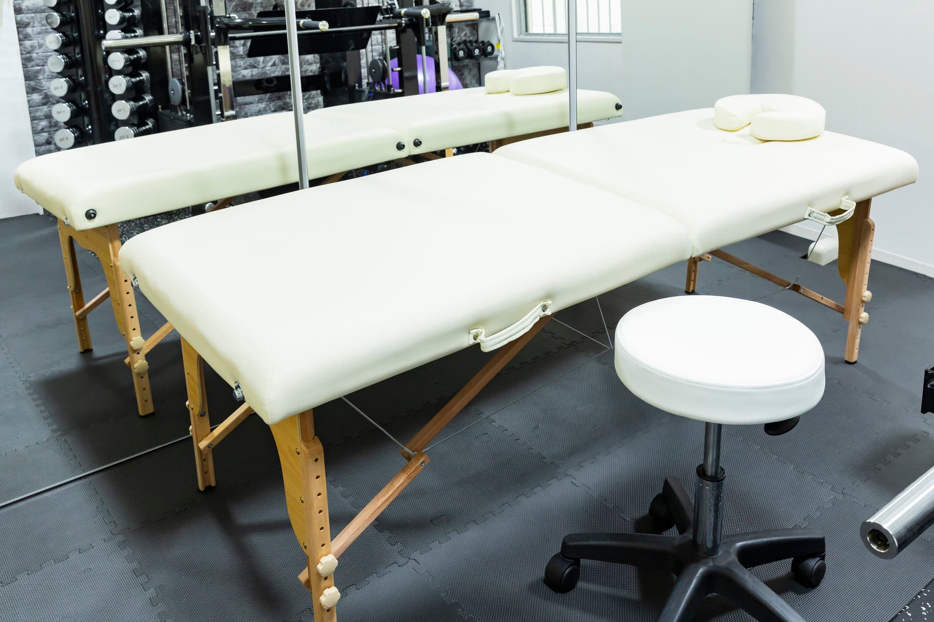 【新大阪駅徒歩5分】新大阪地域最安値！当日予約可能の個室レンタルプライベートジム！全面鏡張！パーソナルにピッタリ！の写真7