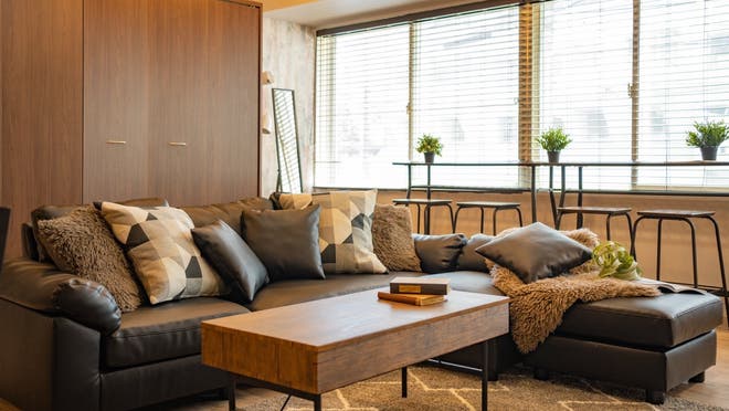 都心からアクセス抜群!15名着席可_路面電車が目の前_清潔モダンな100平米超のお部屋ミニキッチン完備の写真2