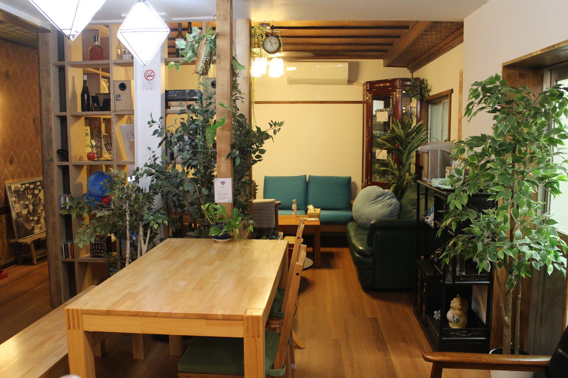 レンタルスペース【ホステル奈(からなし)】ゲストハウスの共有部スペースを貸切り利用の写真1