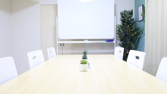 【津田沼駅5分】自然光たっぷり快適!完全個室!光Wi-Fi/モニター/テレワ・会議・セミナー・面接・商談・撮影・朝活に最適の写真5