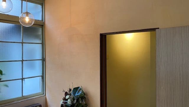 海から徒歩30秒にあり奇跡的に残された大正11年築の木造洋風の元郵便局をリノベーション。の写真7