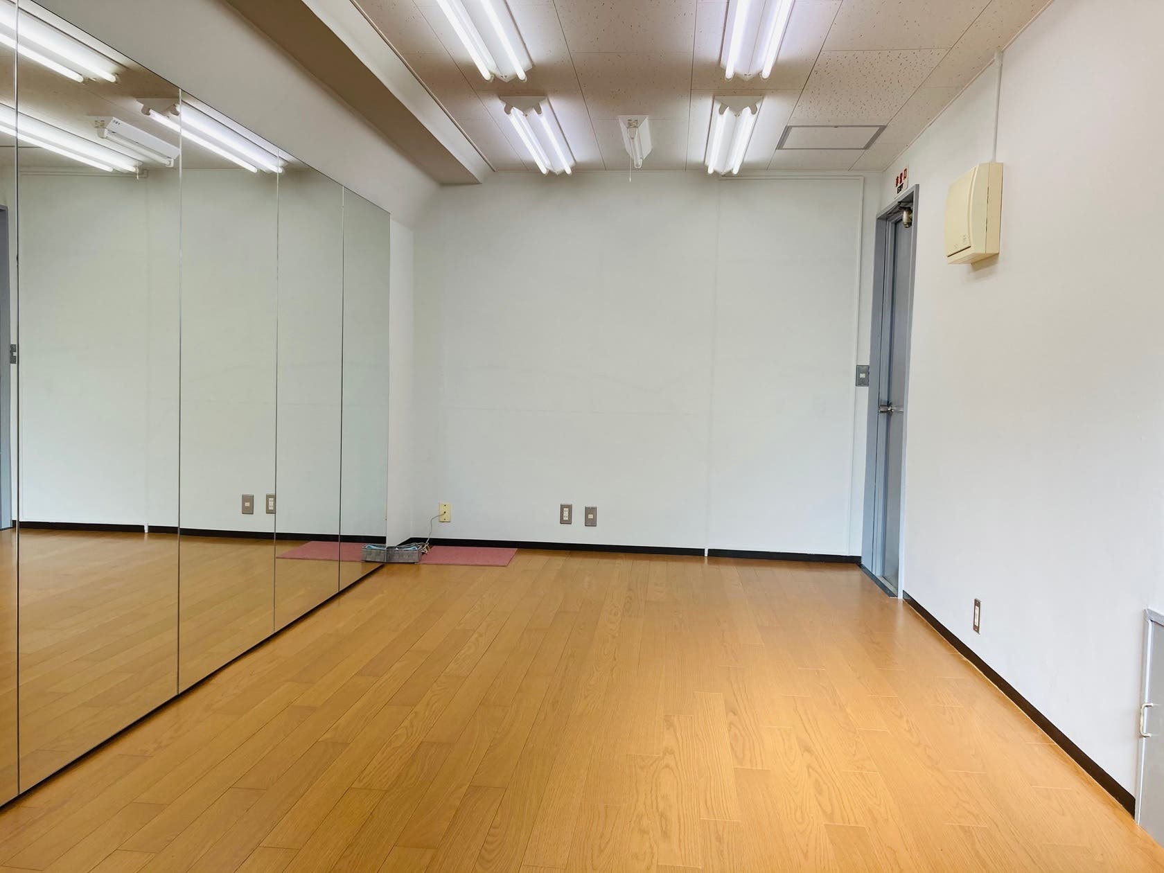 【高田馬場駅1分】ダンス・演劇・歌・ヨガ、防音、【巨大鏡】幅5.2m 、WIFI、レンタルスタジオSunny高田馬場1号店の写真4