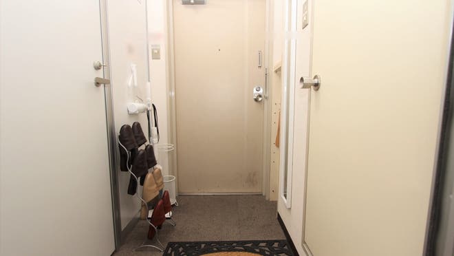 【新宿西口駅5分】個室★6名まで/光回線WiFi📱テレワーク💻会議📚ゲーム🎮/飲食OK🍽/ベンリールーム新宿1の写真4