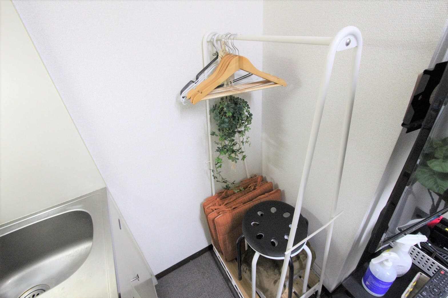 【新宿西口駅5分】個室★6名まで/光回線WiFi📱テレワーク💻会議📚ゲーム🎮/飲食OK🍽/ベンリールーム新宿1の写真8