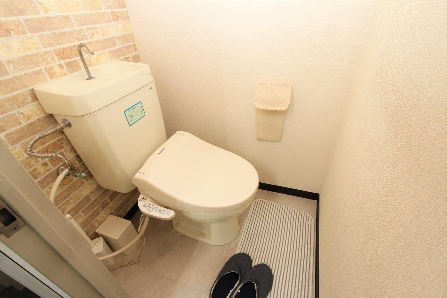 【新宿西口駅5分】個室★6名まで/光回線WiFi📱テレワーク💻会議📚ゲーム🎮/飲食OK🍽/ベンリールーム新宿1の写真9