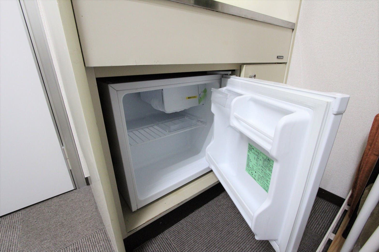 【新宿西口駅5分】個室★6名まで/光回線WiFi📱テレワーク💻会議📚ゲーム🎮/飲食OK🍽/ベンリールーム新宿1の写真12