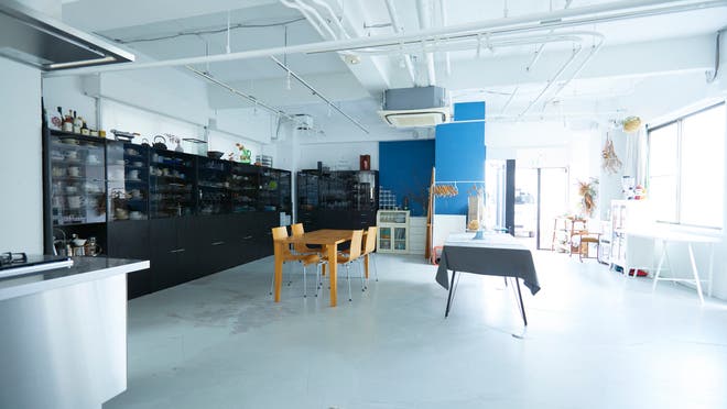 広々ワンフロアのキッチン2台付きスペース!女子会や誕生日会にも。JR三田駅から徒歩5~6分。の写真6