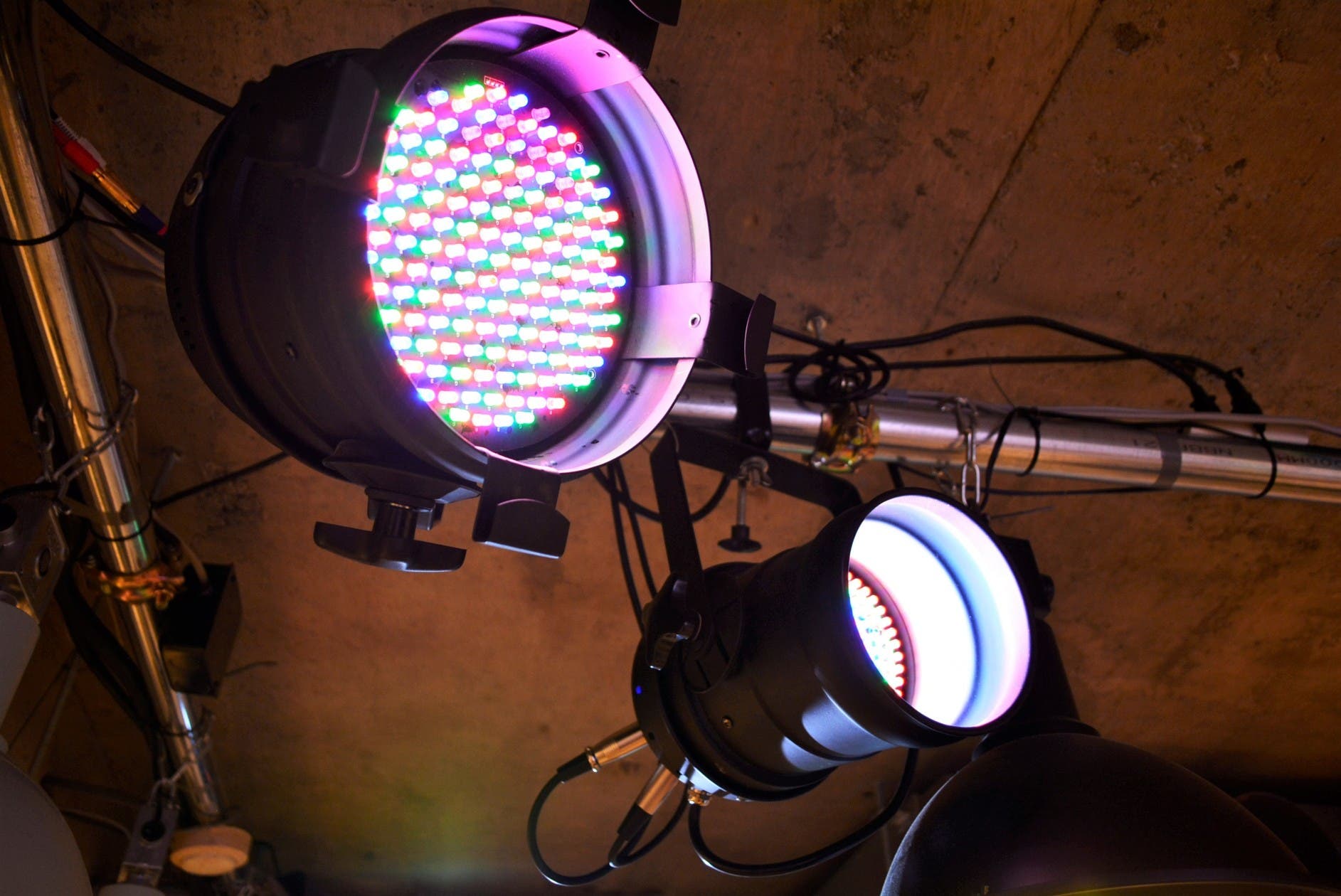 【渋谷のステージ付き小箱ホール】ステージ付きの会場でトーク撮影など多数！の写真13