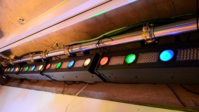 【渋谷のステージ付き小箱ホール】ステージ付きの会場でトーク撮影など多数!の写真14