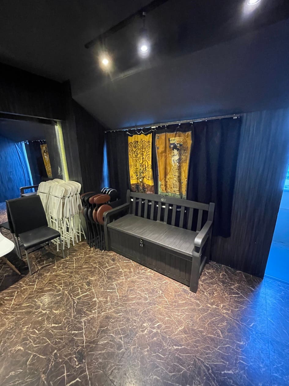 毎回清掃、隠れ家カラオケ完備、除菌グッズ完備、換気できます。の写真6