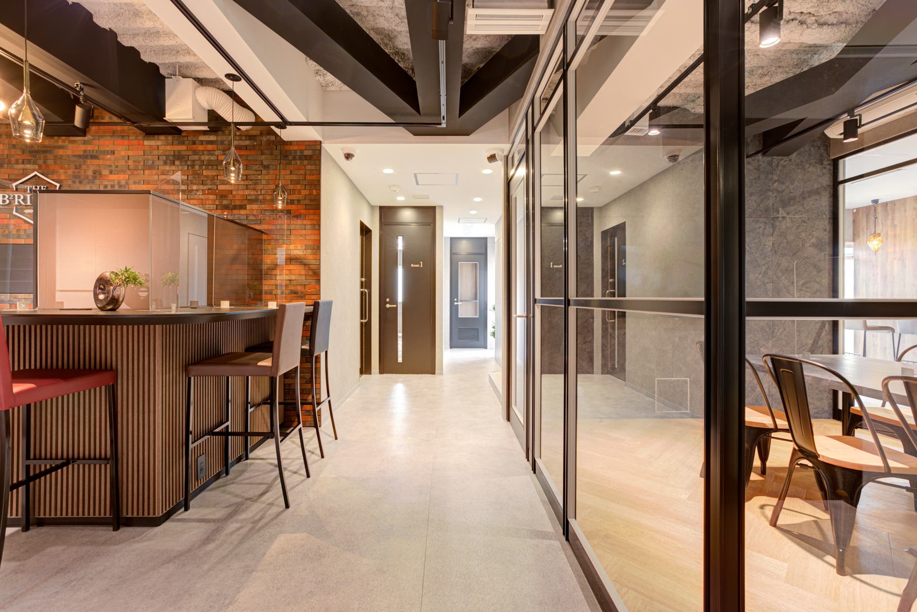 ブリッジ会議室【いつでも快適オフィス】受付スタッフ常駐/会議室/最大6名　Wi-Fi・大型モニター完備で会議・商談に最適の写真5