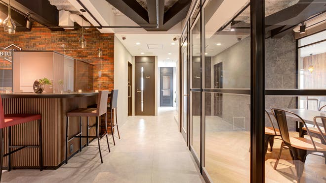 ブリッジ会議室【いつでも快適オフィス】受付スタッフ常駐/会議室/最大6名 Wi-Fi・大型モニター完備で会議・商談に最適の写真5