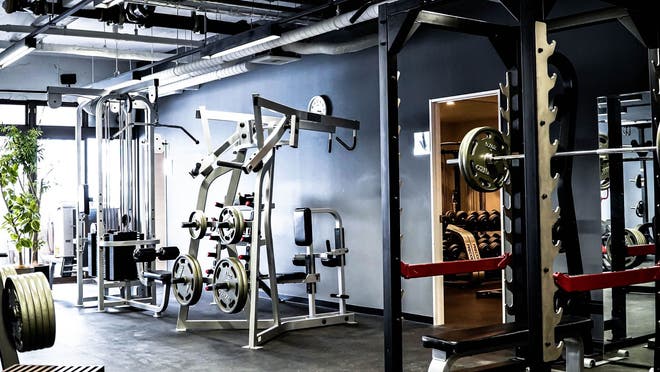 パーソナルトレーナー必見!20種類以上のマシンとフリーウェイト完備のレンタルジムの写真3