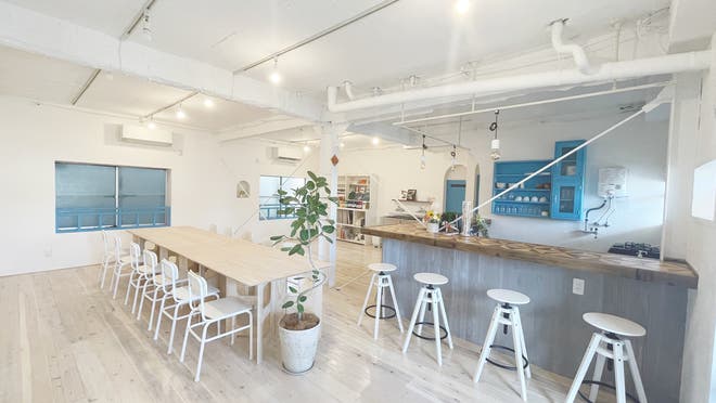 【絵の具やものづくりでの使用OK】 ワークスペースとキッチンカウンターがありの写真1