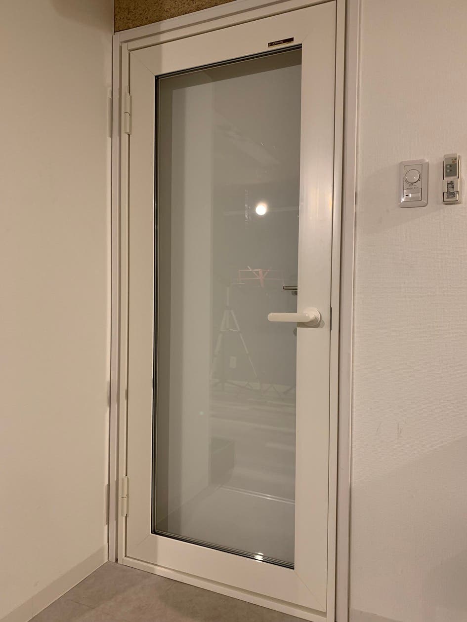 楽器の練習や演奏動画撮影に♪アップライトピアノ付き防音室の写真7