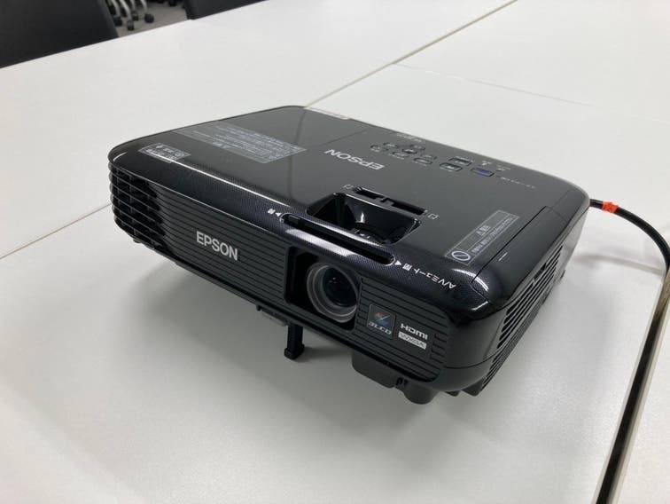 【東銀座駅1分・銀座駅5分】最大収容人数22名の会議室｜プロジェクター完備✨一面は鏡張り🪞研修・面接・商談・勉強会に｜G403の写真11