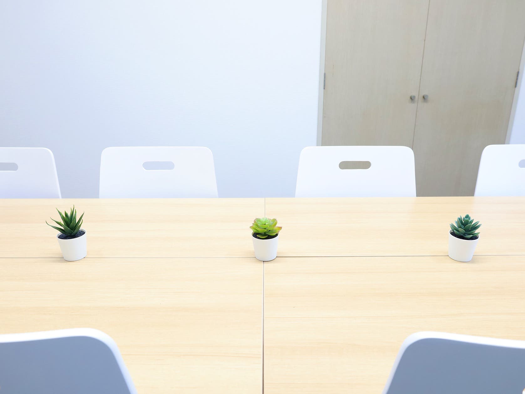 【川口駅東口3分】自然光の入る完全個室/12名/会議・施術・ヨガ・ボドゲ・カラー診断等様々な用途で【みらいスペース川口】の写真9