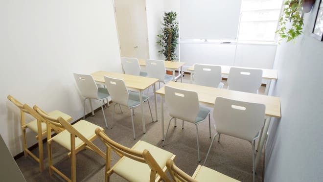 【川口駅東口3分】自然光の入る完全個室/12名/会議・施術・ヨガ・ボドゲ・カラー診断等様々な用途で【みらいスペース川口】の写真11