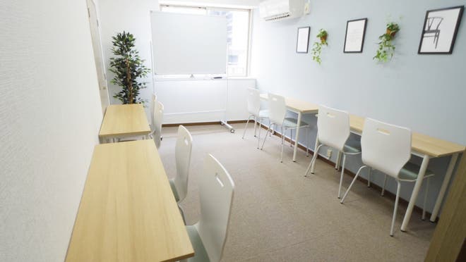 【川口駅東口3分】自然光の入る完全個室/12名/会議・施術・ヨガ・ボドゲ・カラー診断等様々な用途で【みらいスペース川口】の写真12