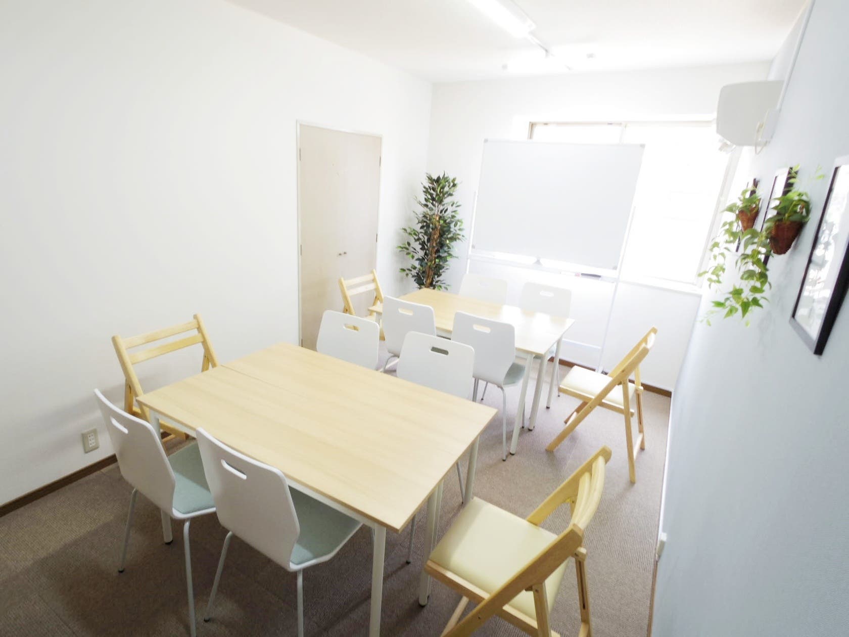 【川口駅東口3分】自然光の入る完全個室/12名/会議・施術・ヨガ・ボドゲ・カラー診断等様々な用途で【みらいスペース川口】の写真15