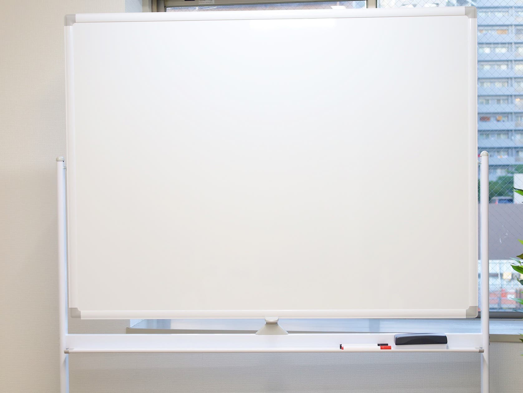 【川口駅東口3分】自然光の入る完全個室/12名/会議・施術・ヨガ・ボドゲ・カラー診断等様々な用途で【みらいスペース川口】の写真16