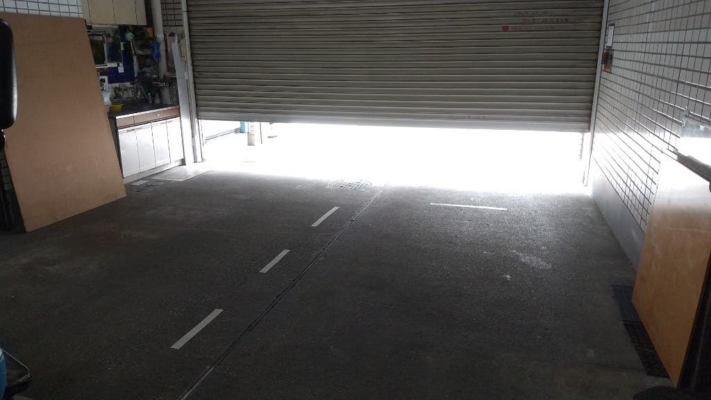 材料の軽い塗装、工作、販売、撮影等に使用できるガレージスペースです。軒先スペースプランと基本プランの2プランありの写真4