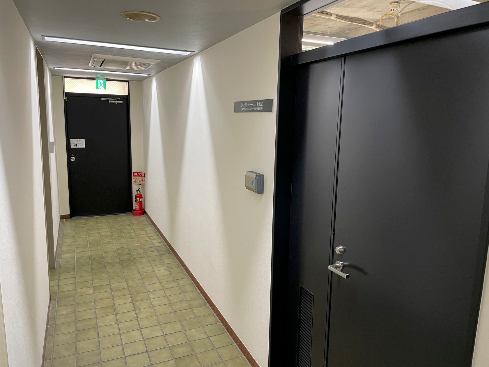 元町駅徒歩4分！会議やセミナーに最適・最大24名収容・窓換気可・WIFI完備・ホワイトボードの写真8