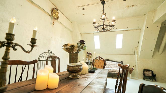 STUDIO67 Lumos 豊島園駅 徒歩5分 アンティーク家具に囲まれたシックで自然光の入るスタジオの写真1