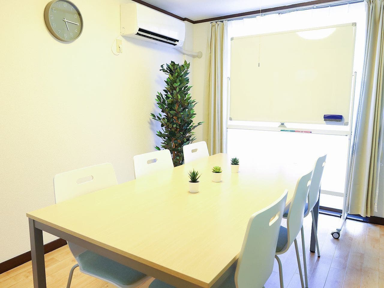 【自由が丘駅7分！10名利用可！】綺麗な室内！WiFi・プロジェクター・ホワイトボード全て無料！ふれあい貸し会議室 自由が丘Bの写真5