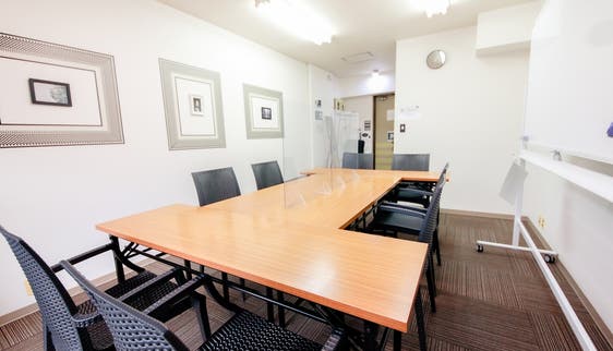 【24時間利用可】NURO光☆茅場町駅すぐの会議室!/ホワイトボード/21型モニター/プロジェクター/ボードゲームもあります!の写真1