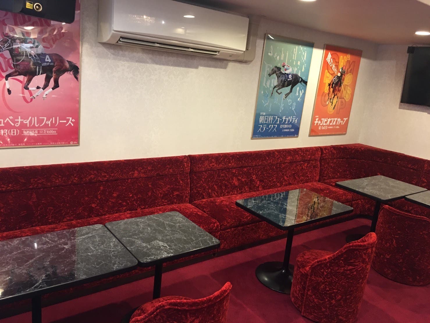 錦糸町にある競馬の聖地　パーティー・各種撮影に！スナックズンコ　グリーンチャンネルも店内で見れる！まるでウィンズの写真6