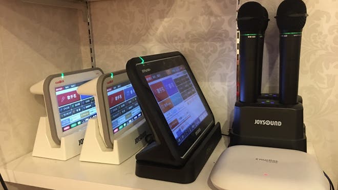 錦糸町にある競馬の聖地 パーティー・各種撮影に!スナックズンコ グリーンチャンネルも店内で見れる!まるでウィンズの写真13