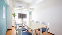 【鶴見駅2分!12名利用可!】綺麗な室内!WiFi・大型モニター・ホワイトボード全て無料!ふれあい貸し会議室 鶴見Aの写真3